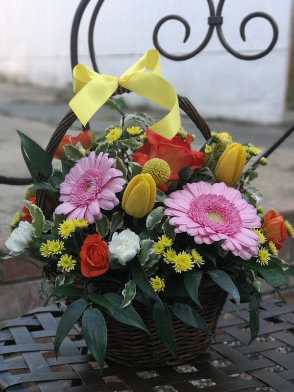 Spring Basket – buy online or call 020 3198 0358