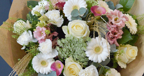 Blooms & Candy Flower Studio, your florist in Bromley. Same day flower ...